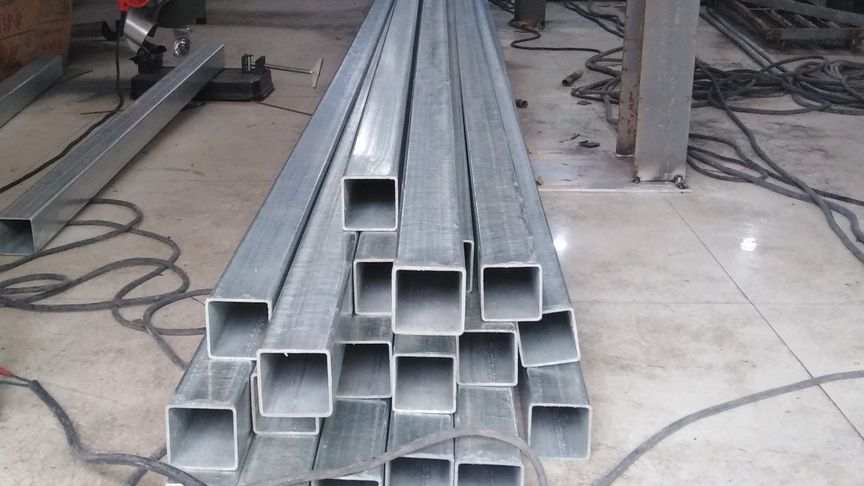 用钢结构在商品房商铺建阁楼有效的利了空间省的是钱