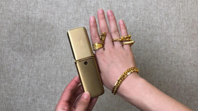 399买的手机开箱,打开包装那一瞬:居然还送黄金