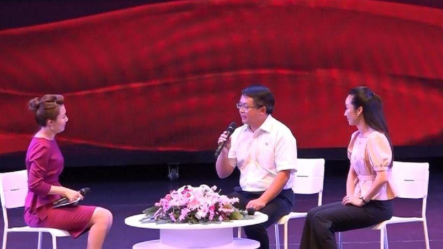 小镇书记推动村民收入两年翻两番 他还为守护爱情老农写了剧本