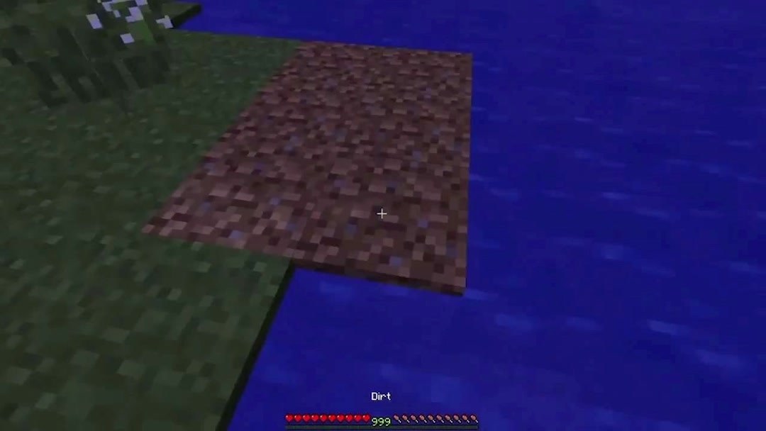 我的世界:为躲避僵尸追击而在水上建桥。