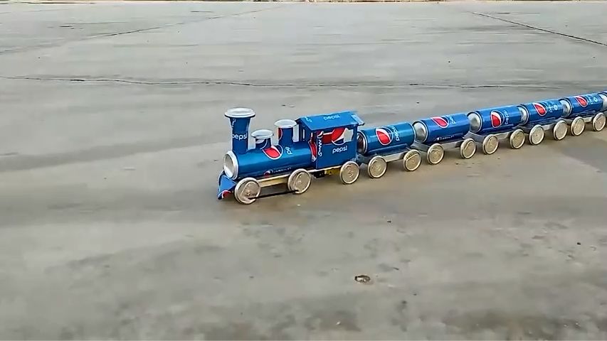 令人惊叹的易拉罐制作超长的可行驶玩具火车-手工DIY