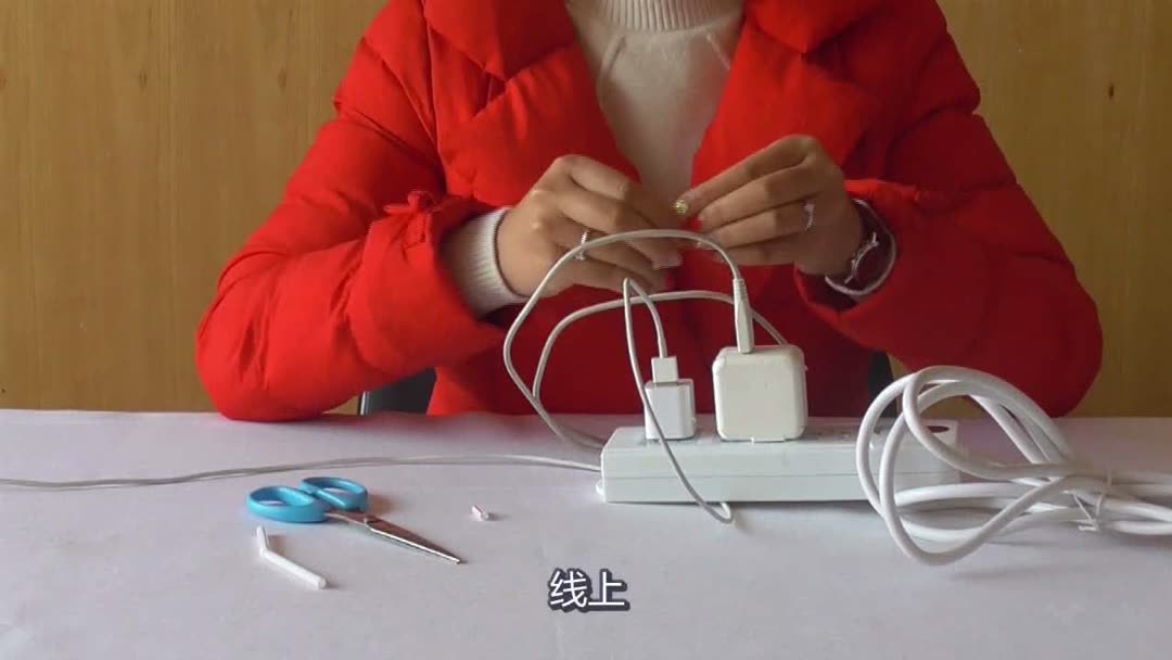 生活小技巧:如何分辨数据线,一根吸管就全搞定!