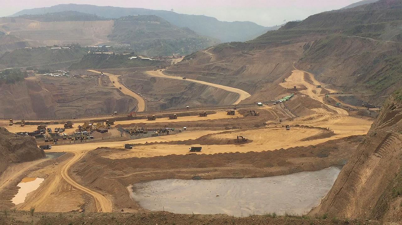 缅甸翡翠矿山实拍:全景视频带你了解木那翡翠场口现况!