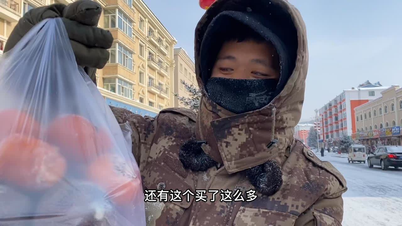 零下30度买冻梨,冻的和石头一样能防身,东北人却吃它上瘾