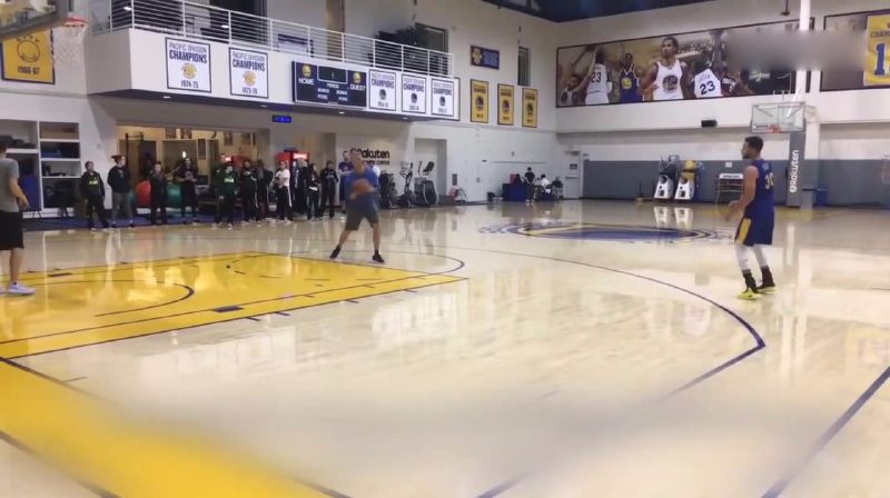 这还是人吗?库里最新3分球训练100中94,复制粘贴般的6分钟