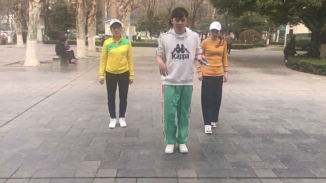 简单易学初级8步鬼步舞,《弹跳步》慢动作教学,赶紧学起来