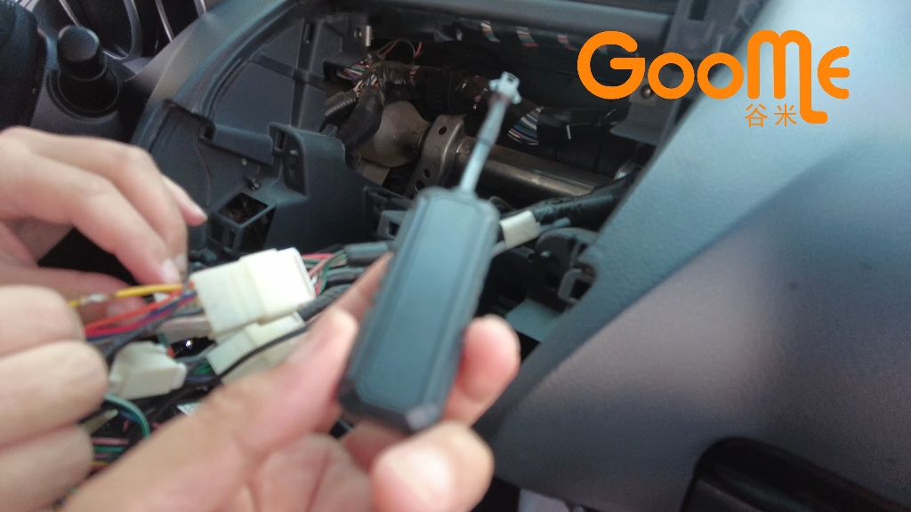 丰田霸道安装北斗GPS定位器!