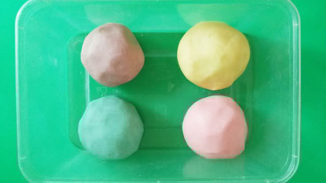 公开一个自制橡皮泥的秘方,全用厨房材料