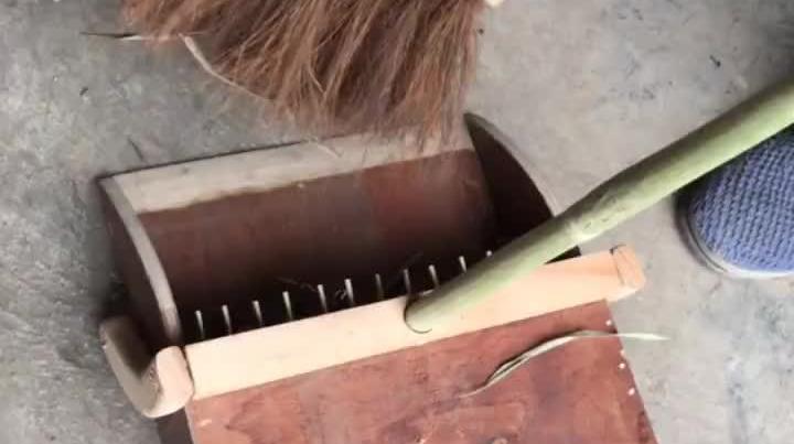 给妈妈做的扫把和簸箕!