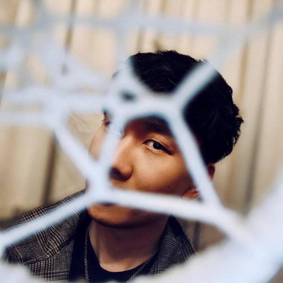 Beacon听雨的猫嗷 