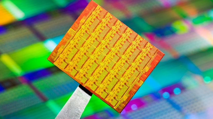 用沙子造出的cpu,凭什么卖那么贵?看了制作过程才知道:值了