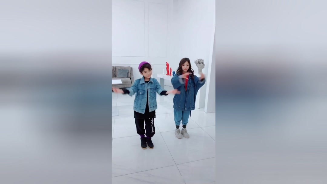 好久不见的娜娜@段依娜 #东西初恋舞