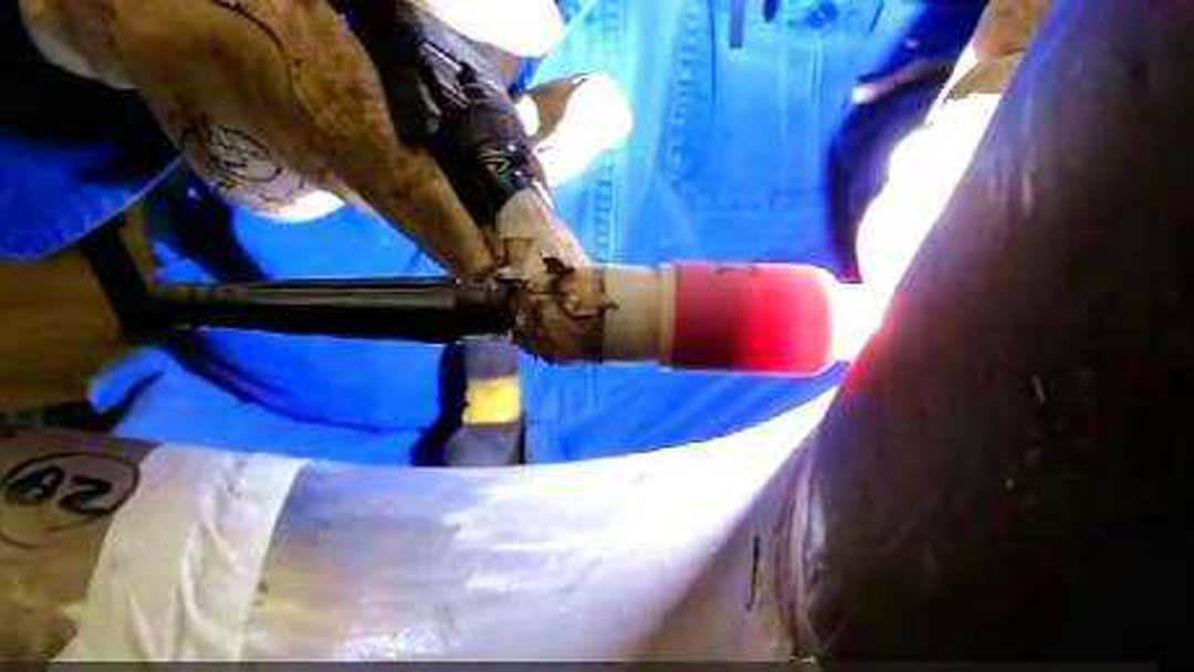 不锈钢管道如何焊接?师傅技术真不错,焊得很漂亮