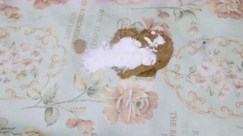 陈旧的血渍去除小窍门,不用一滴水,就能轻松去除