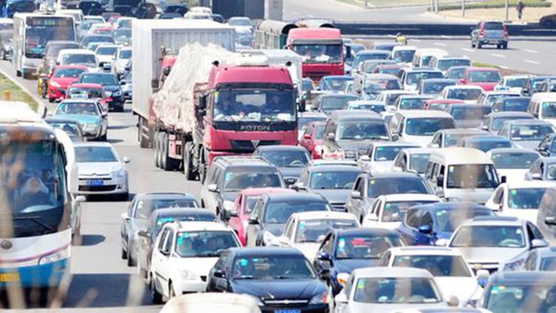 新手开手动挡车遇到堵车时该怎么做?老司机告诉你他的经验总结