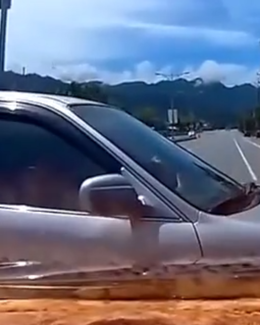 行车记录仪高清交通事故,看完觉得很悲伤!