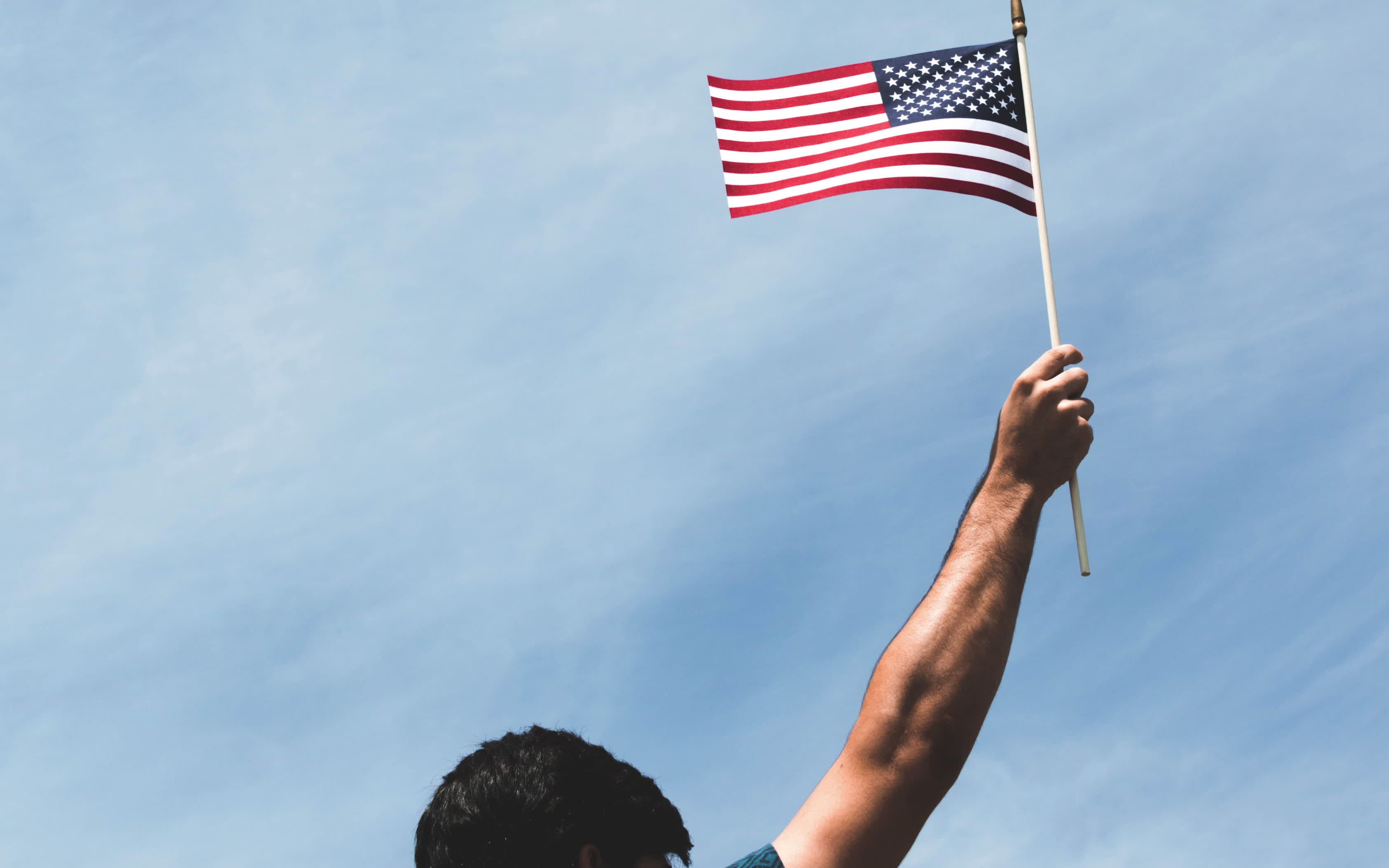 想申请美国十年绿卡,这些申请条件您都具备吗?移民律师帮您指点迷津!