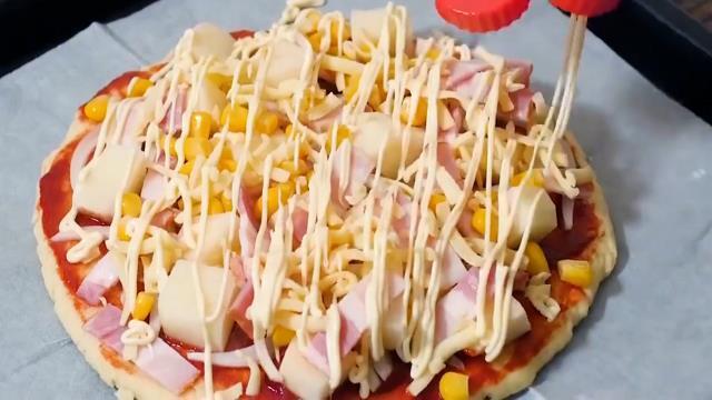 披萨别去买了,自己做连10块钱都不要,比买的还好吃