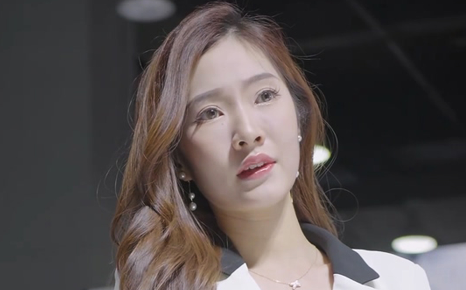 【美 人】2022 广州华南车展 起亚车模04