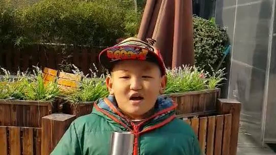 模拟小记者采访大家喜欢的美食