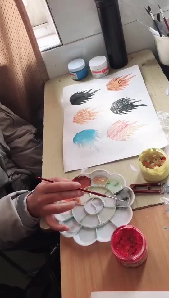 服装设计专业图案表现技法郑州交通技师学院