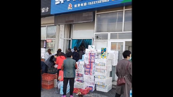 沿街做业务看他们做活动太火爆了