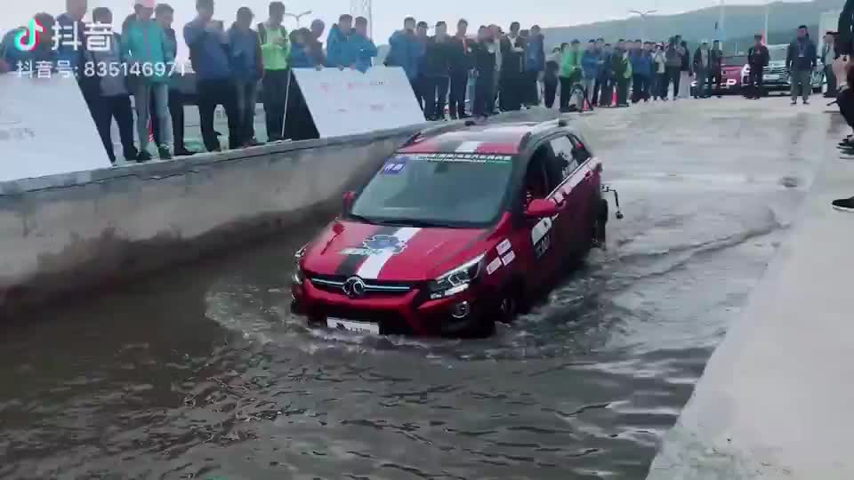 北汽新能源EX360.超长续航,涉水实测,想象不到的强大!订车热线:...