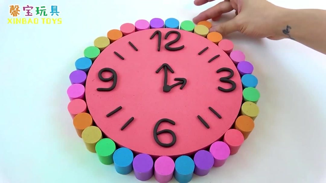 少儿益智玩具,用太空沙制作钟表,认识各个数字