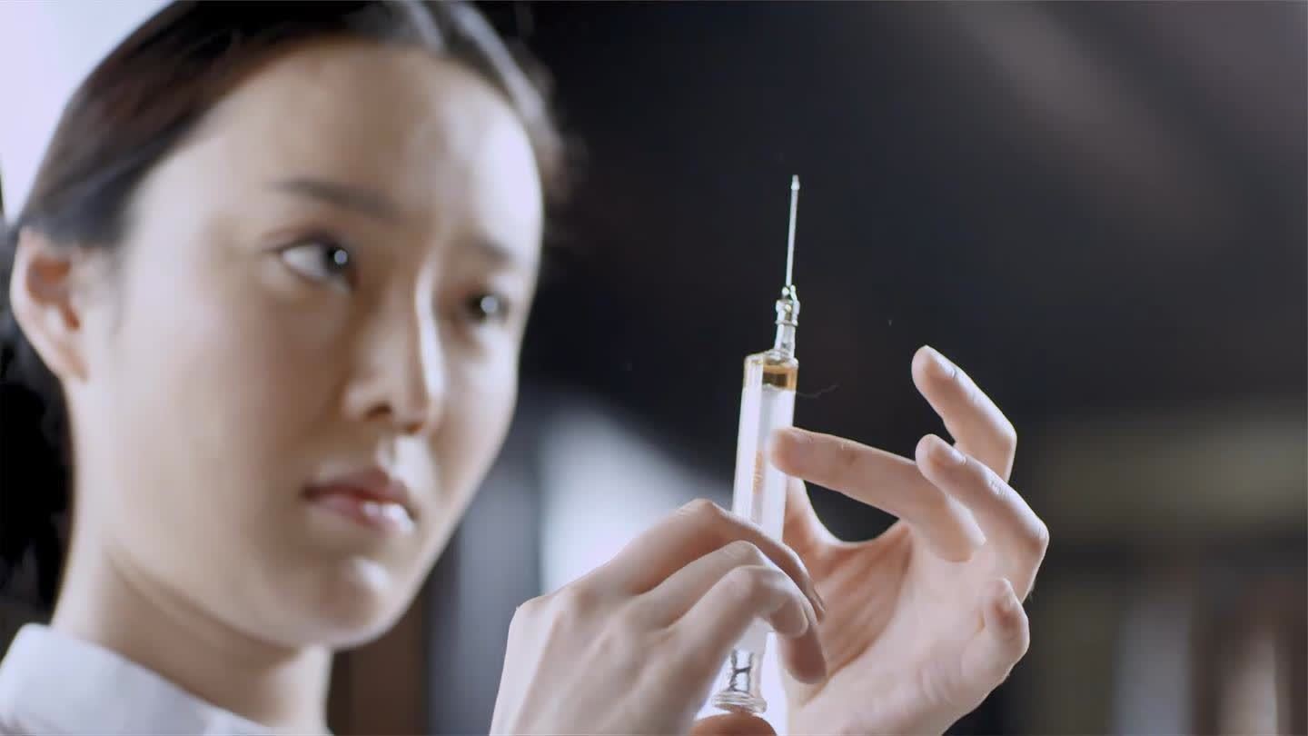 殊死七日:日本女特务假扮护士,给戴遂昌打毒针,不料被我军识破