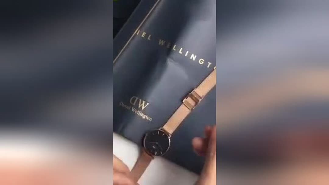 DW手表调节如何调节长度