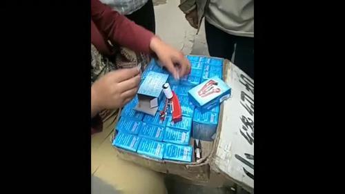 这小缝纫机难道不是订书机的原理吗