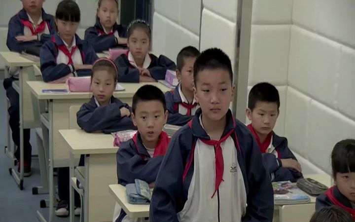 ...版四年级小学数学下册_《三角形分类》湖北黎老师公开课优质课视频