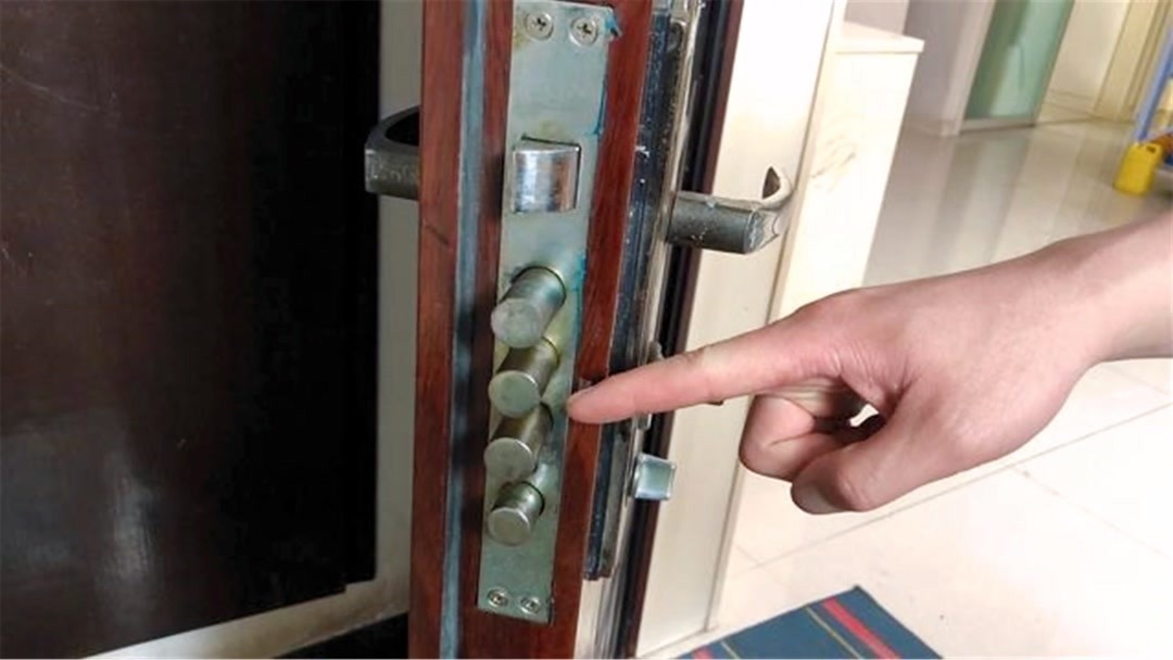 晚上房门都要反锁,好多人锁错了,学会这样锁,谁都进不来,看看