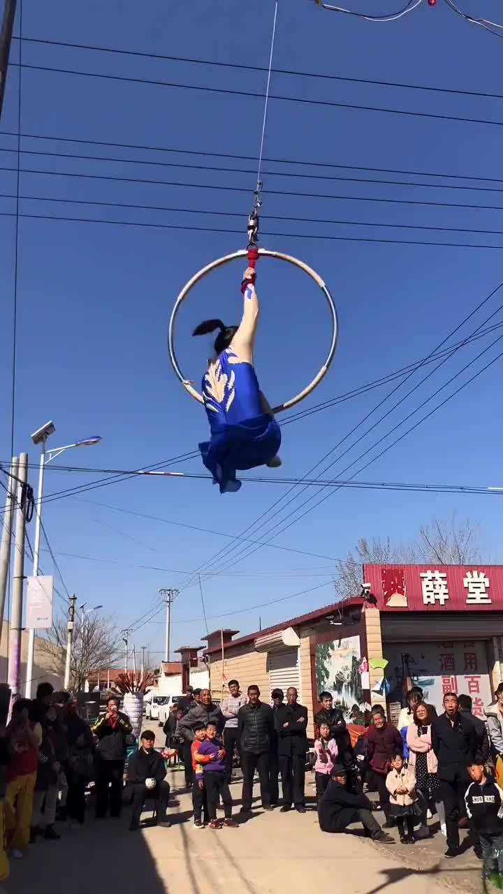 人生也就是一场梦,每个人都可能与幸福欣喜相逢。