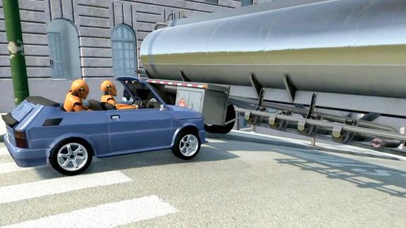 汽车高速冲下道路 撞上挡路的油罐车 拟真车祸模拟游戏