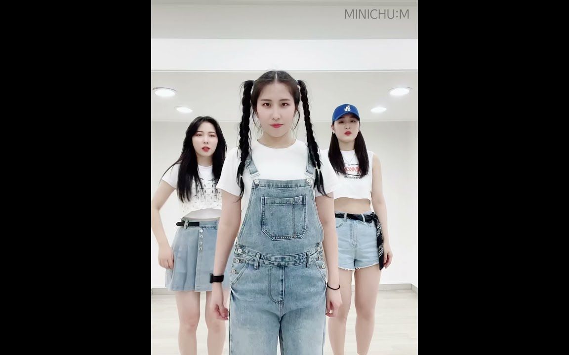 下一首翻跳的歌是什么呢?大家猜猜看吧～叮咚叮咚!【爱跳舞的MINI】