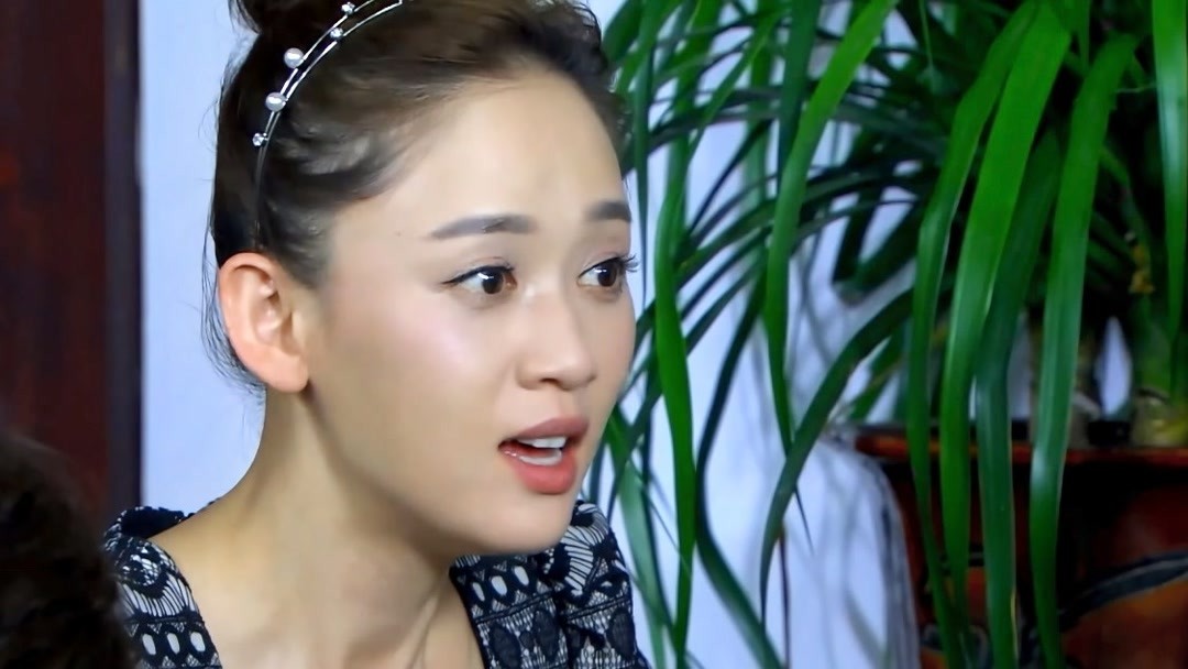 影视:听张译讲夏葳女汉子事迹,空手玻璃杯抓蜘蛛,可真够厉害!