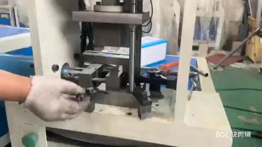 液压冲孔机设备圆管缩口对接功能方管冲圆孔设备机械模具专业定制