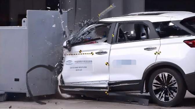 中保研碰撞测试,安全性最差的4款SUV,第4款还是“销量冠军”!