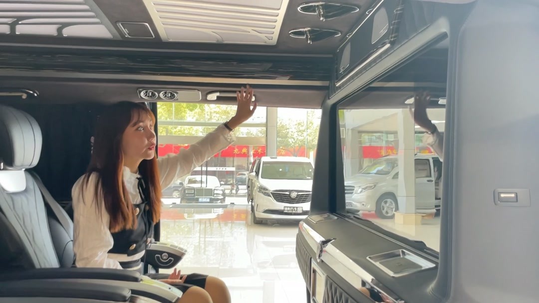 奔驰商务车 奔驰v260 上海 v260国六版 奔驰改装 v260l 奔驰报价