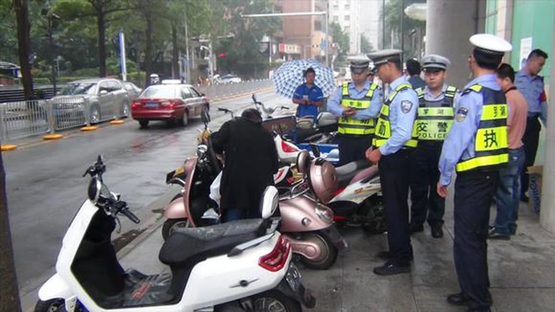 新国标电动车惹众怒,网友,专家到底咋想的