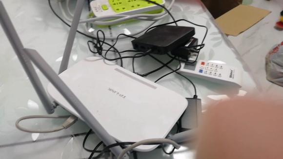 客户宽带移机,只带了路由器,没带光猫,师傅也安装不了啊。