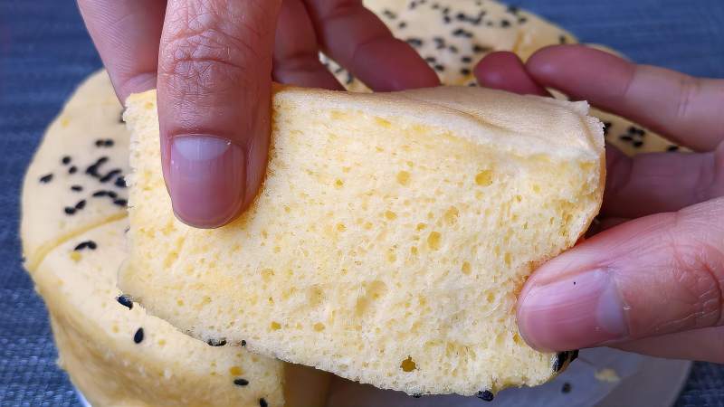 好吃不上火的蒸蛋糕，松软香甜不塌陷，比电饭锅做蛋糕简单多了