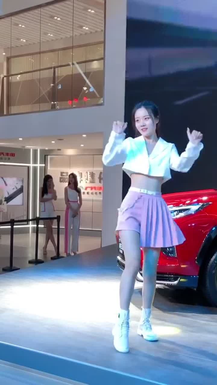 多少人羡慕的小蛮腰豪哥车模之家2020广州国际车展·*´¨)