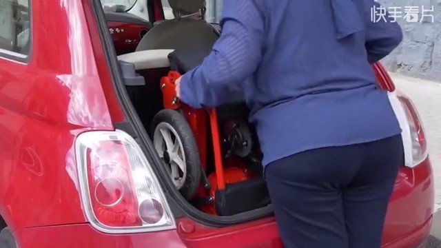 3个可折叠的电动车,第1个车身不到一米,轻松进电梯