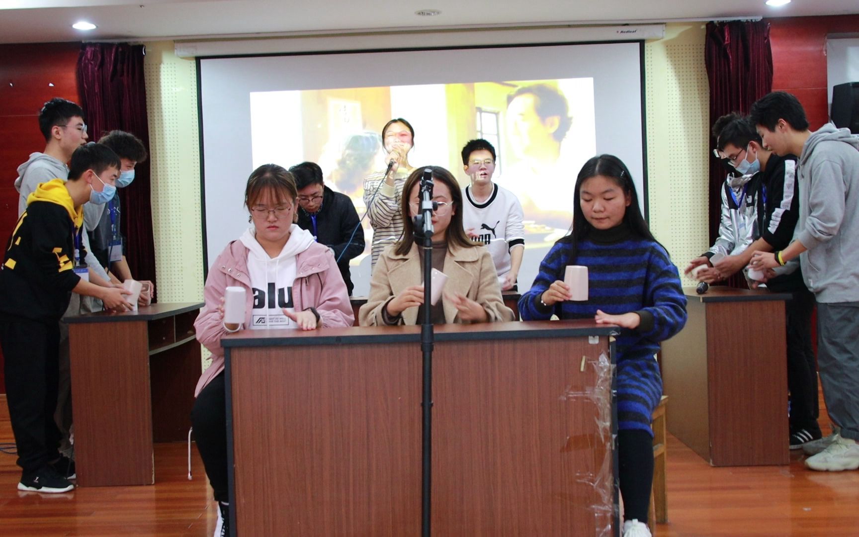 稻香杯子舞-山东大学威海校区2020/10/25机电与信息工程学院团学...
