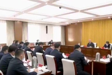 尹弘在甘南州调研时强调 扛牢政治责任维护社会大局和谐稳定