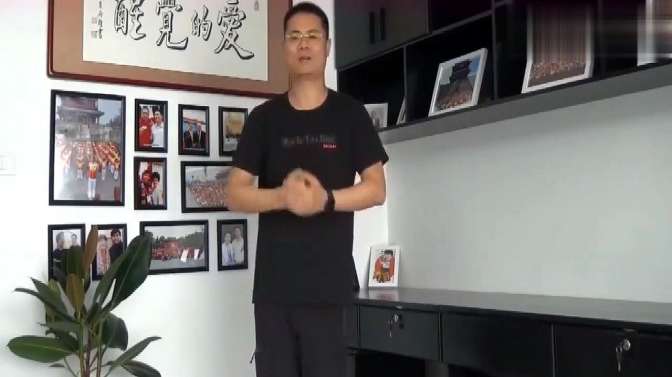 不放弃手语舞蹈视频分解,特别简单,2分钟掌握基本动作