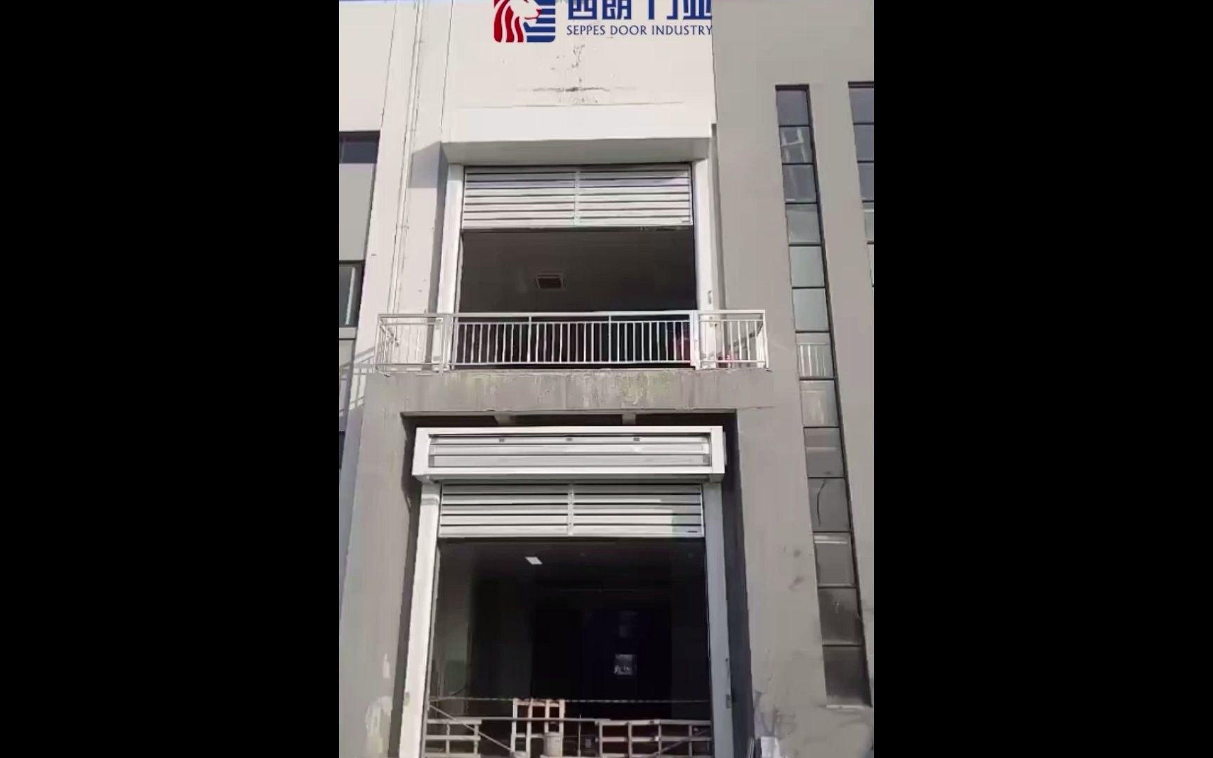 可频繁升降的是哪种工业门?硬质快速门有什么特点