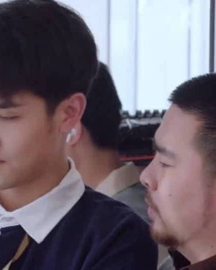 #满月之下请相爱# 第一次见到表妹@鞠婧祎 就秒变痴汉、还一起玩...